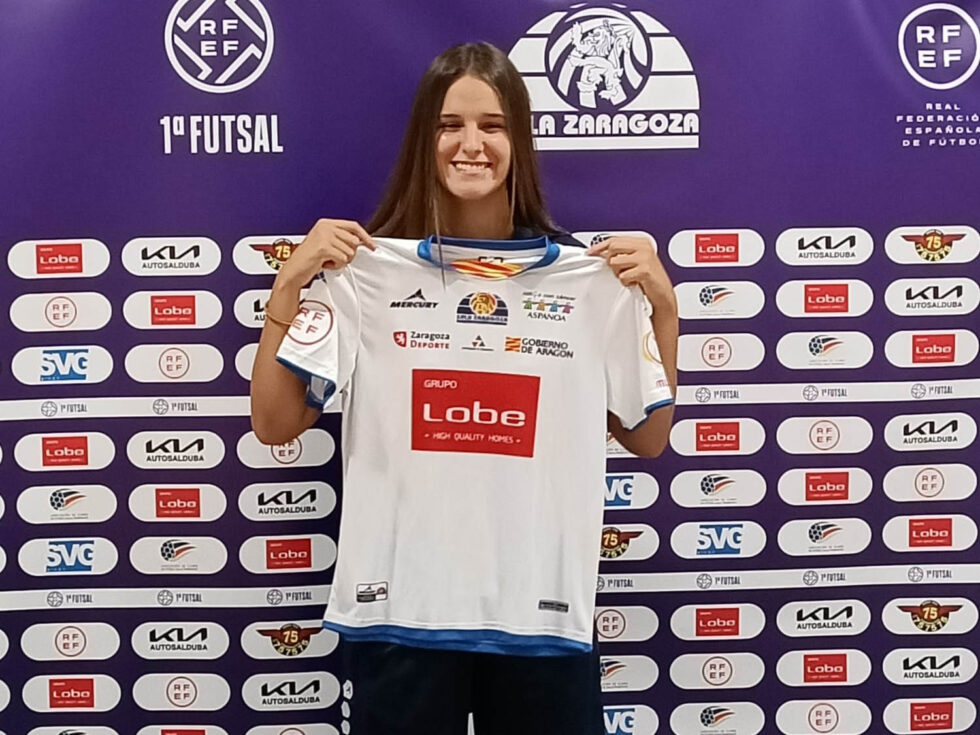 María Illescas presentada como jugadora del primer equipo | A.D. Sala ...